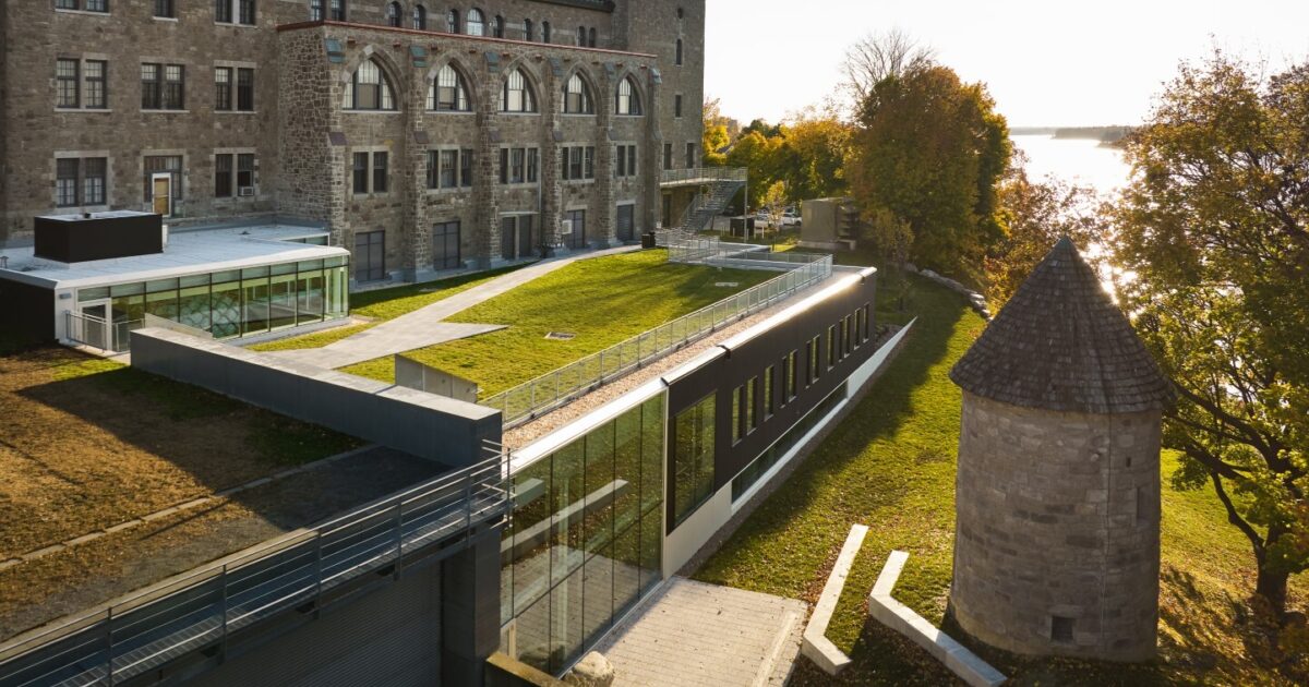 Expansion of Cégep Gérald-Godin: Modern Design by EVOQ Architecture