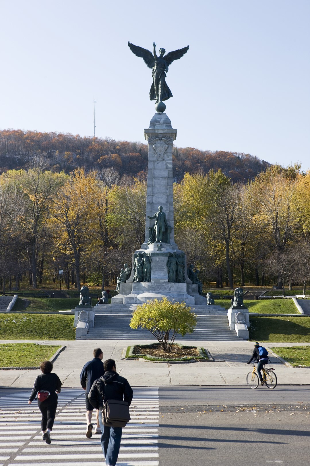 Sir George étienne Cartier Monument